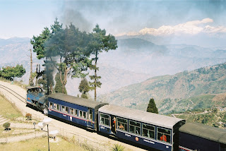 Darjeeling Tourism | Darjeeling Hill Station: Batasia Loop | Batasia ...