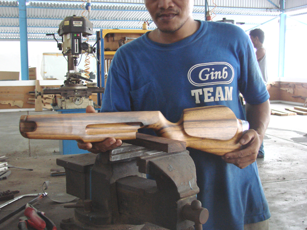 " Broken Sights ": Custom Made Ginb Stock for HW35