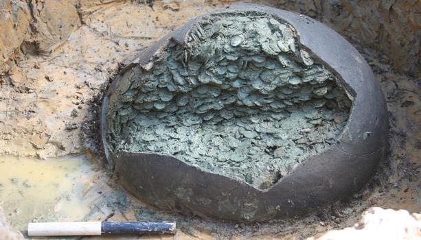 Ancient Digger Archaeology: Hospital Chef Unearths Hoard of Roman Coins