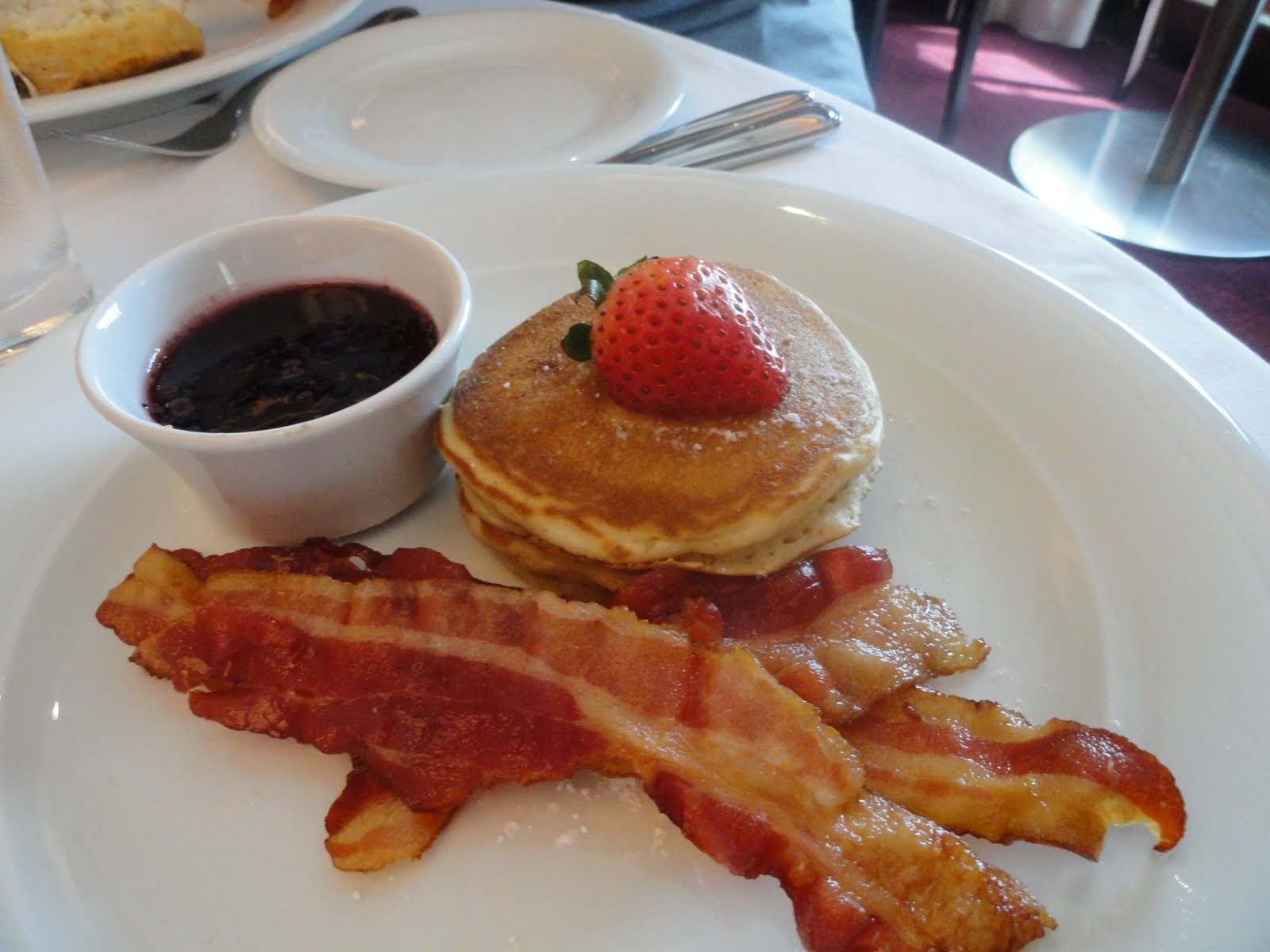 Life With The Five F's: Norwegian Epic - Food, Fantasy and Frustration ...