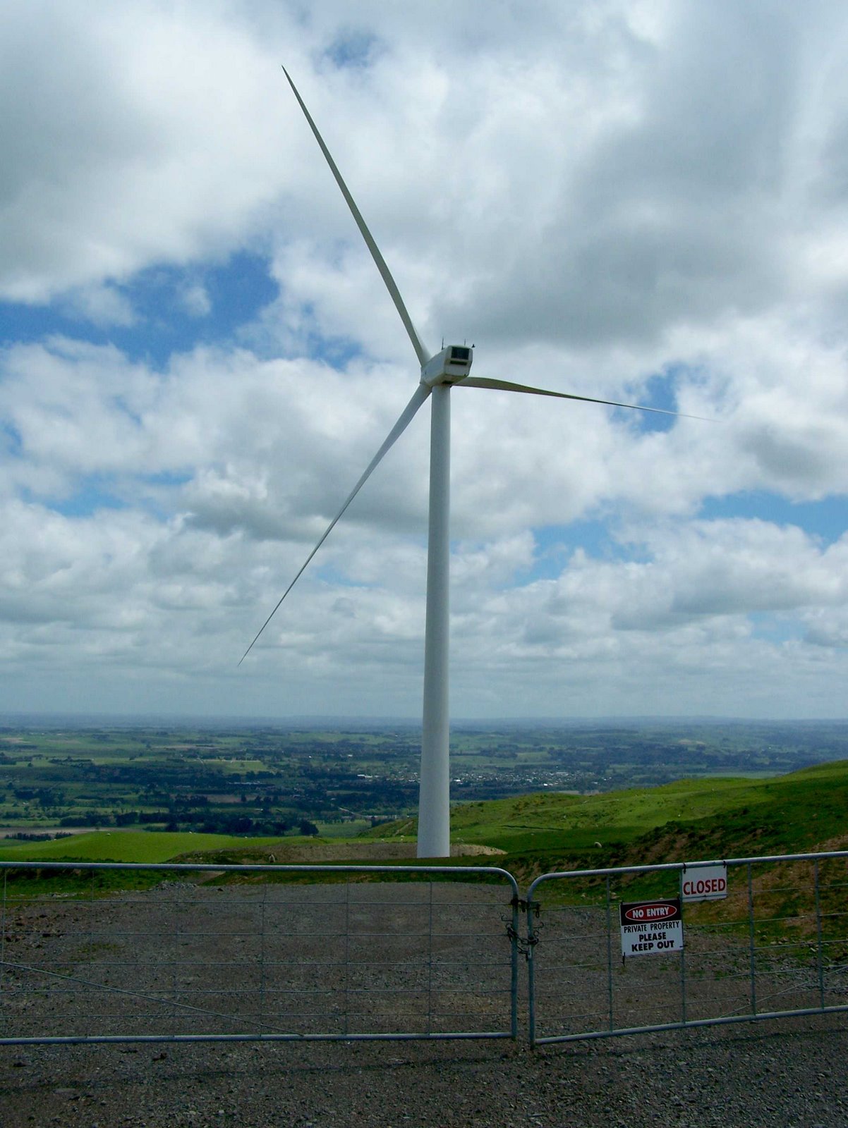 KeeWee's Corner: The Tararua Wind Farm