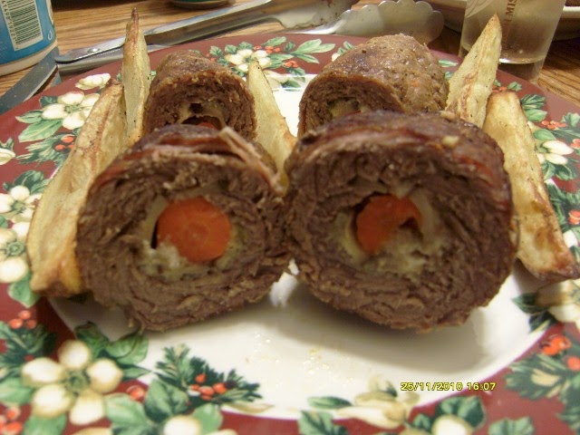 Indulging Life: STUFFED BEEF ROLLS