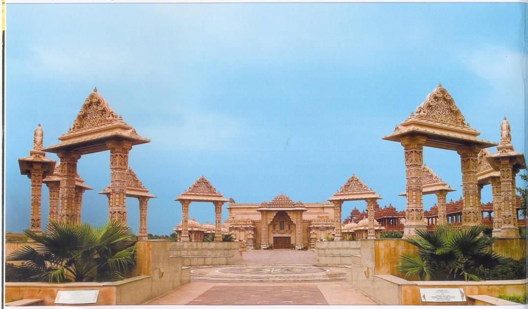 Amaging World: World's Biggest Hindu Temple - Delhi
