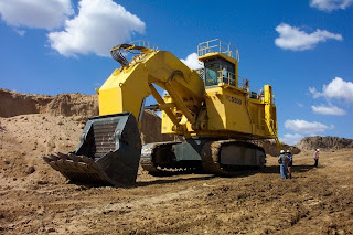 2009 2010 Cars and Computer Reviews: Komatsu PC 5500 Hydraulic Shovels ...