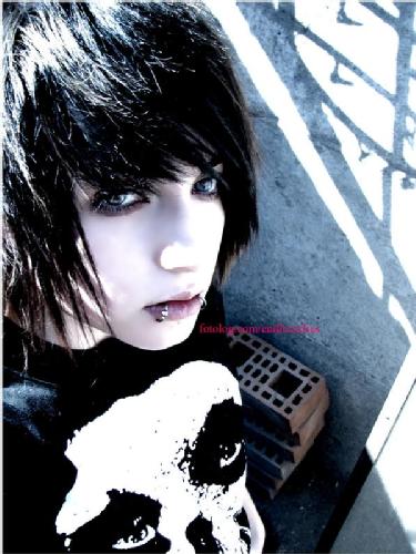 Chris Hill*****: emo-tribu urbana.arte parte4