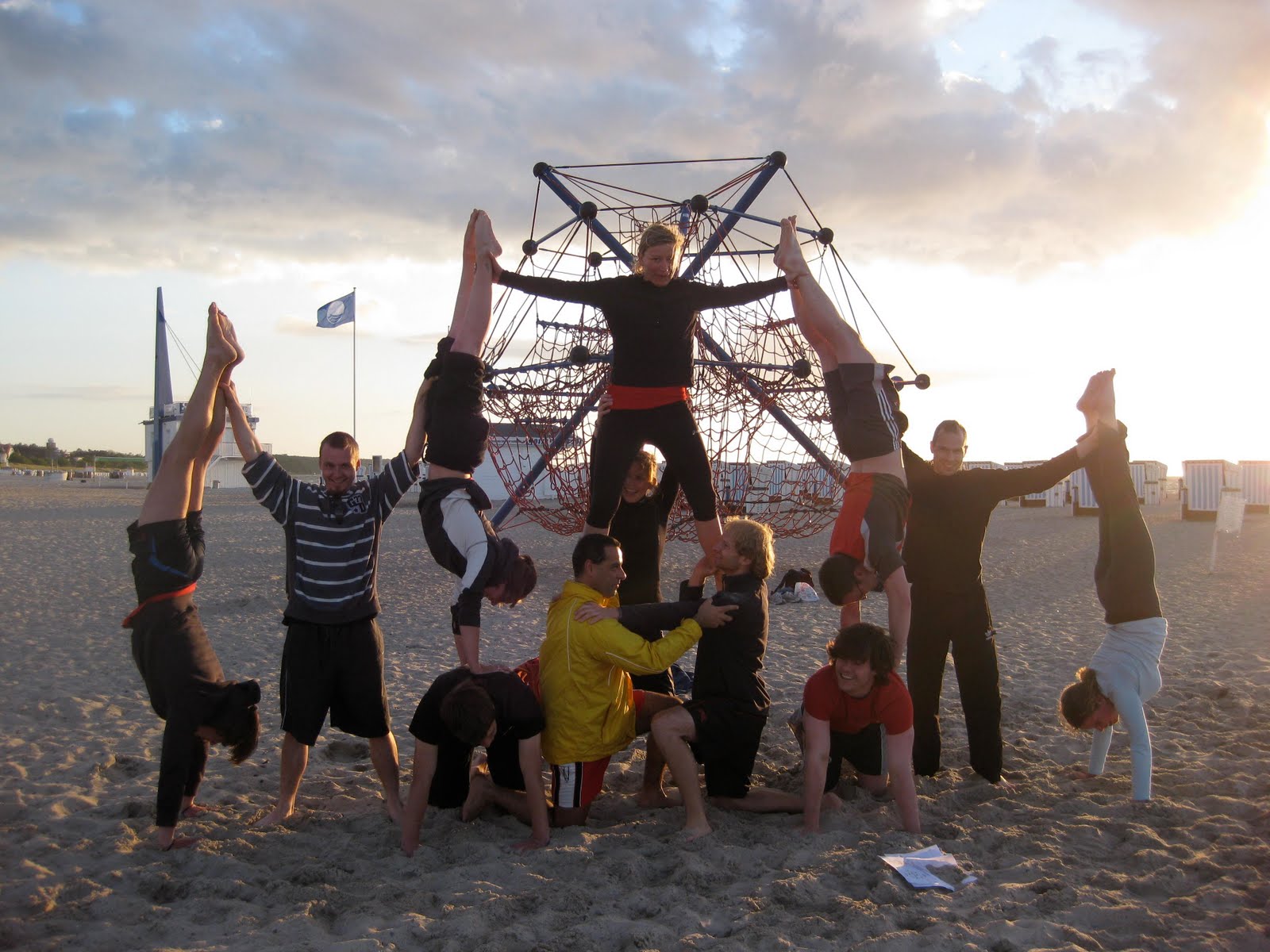 SPORT IST MEIN HOBBY: Mut zum Turmspringen und Turnen am Strand