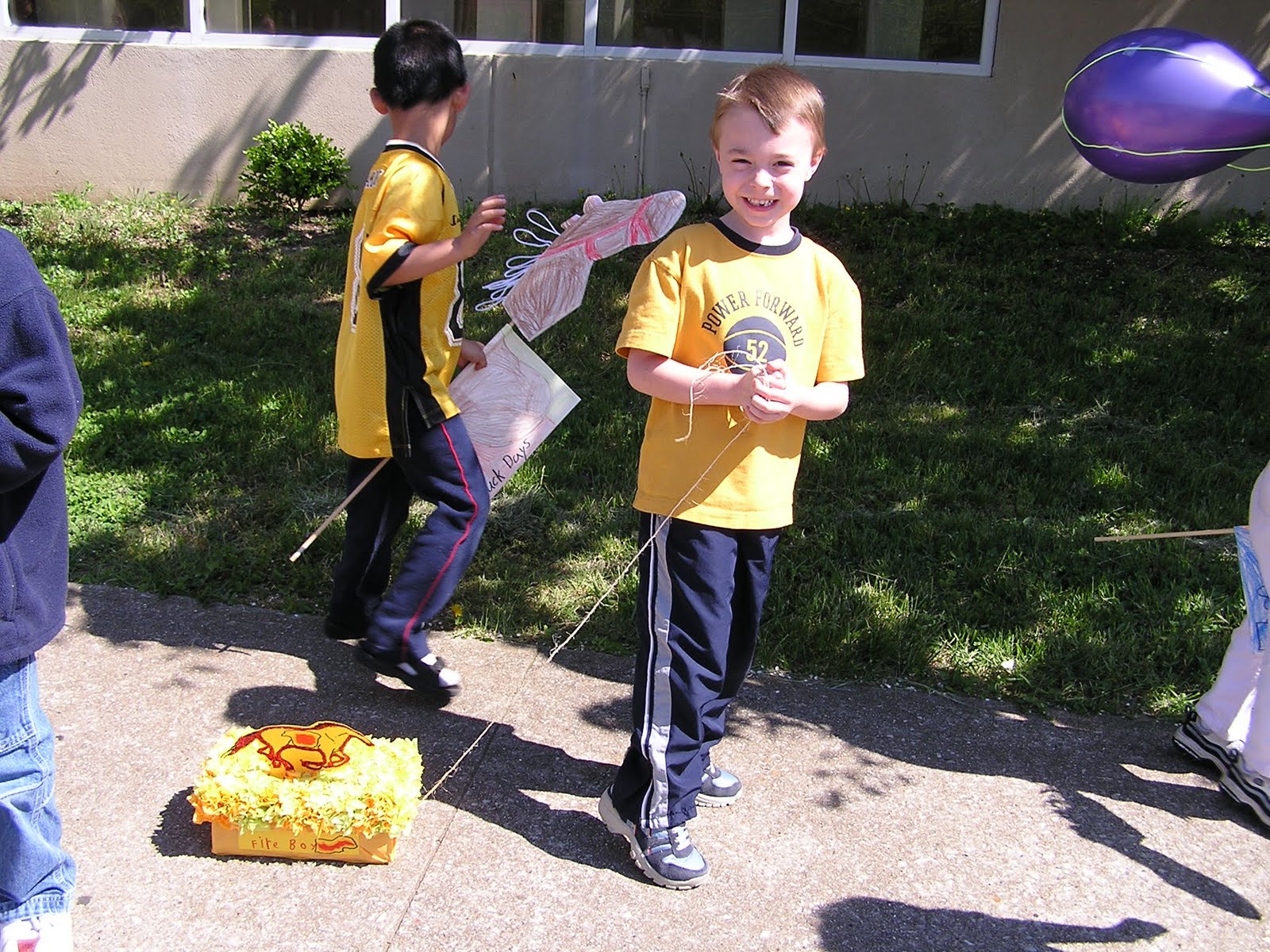 amazing mae: stick horses, floats, and other derby fun with kids! oh ...
