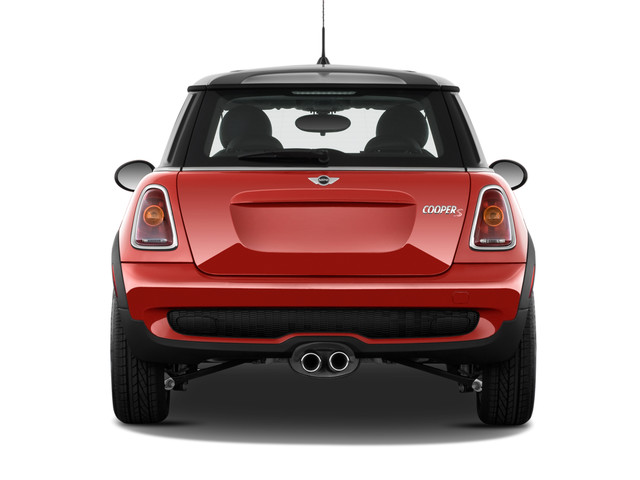 Sports Car Prices: MINI Cooper Hardtop 2010 Family Coupe