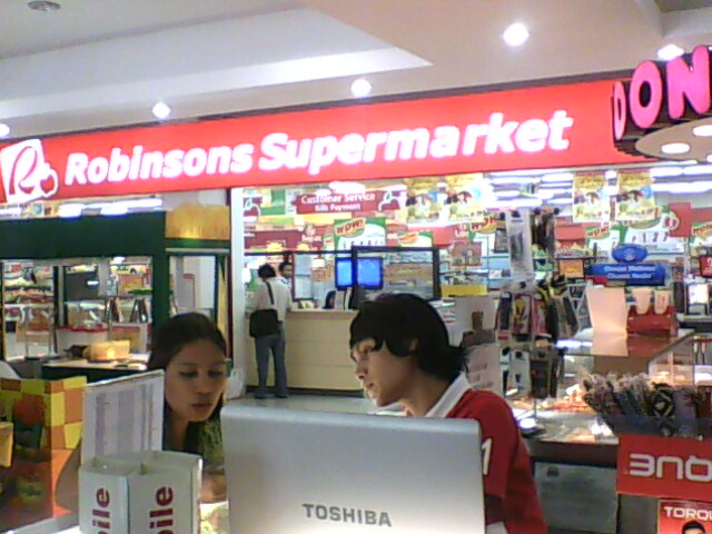 Robinson Supermarket in Talisay