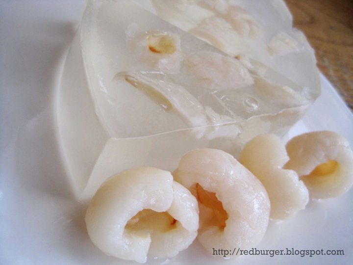 The Best Burger,Cupcake, and Tart in Yogyakarta: Puding Buah Lychee
