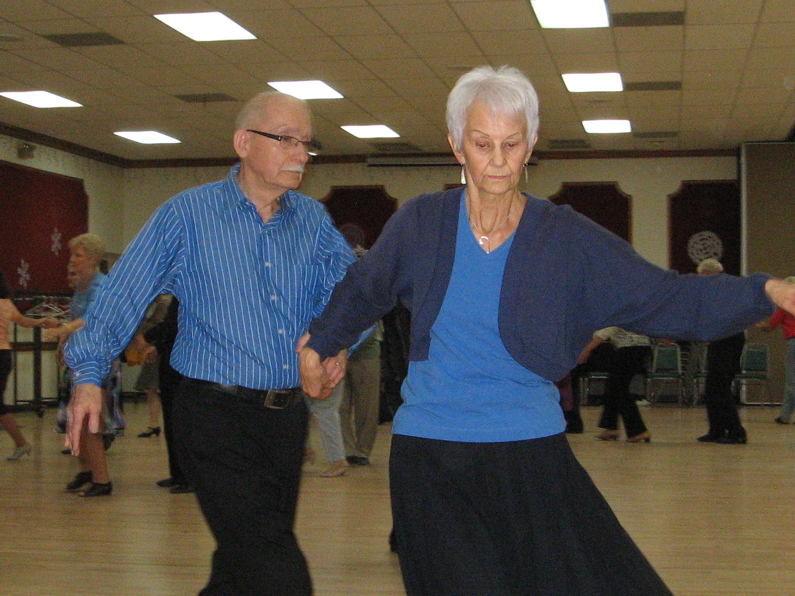 Mary's Ramblin's: ROUND DANCING AT 6