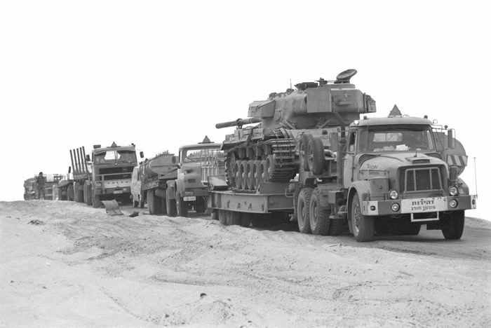 Tank transporters used by Israel on 1967 - Missing-Lynx