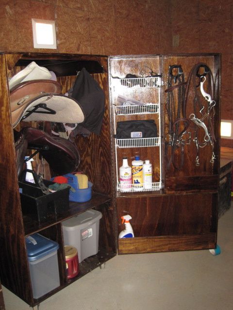 Diary of the Overanxious Horse Owner: The Tack Box That IS!