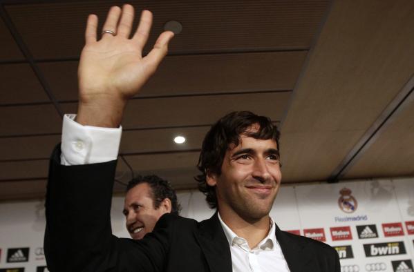 Raúl leaves Real Madrid after 16 years and 17 seasons | inside World Soccer
