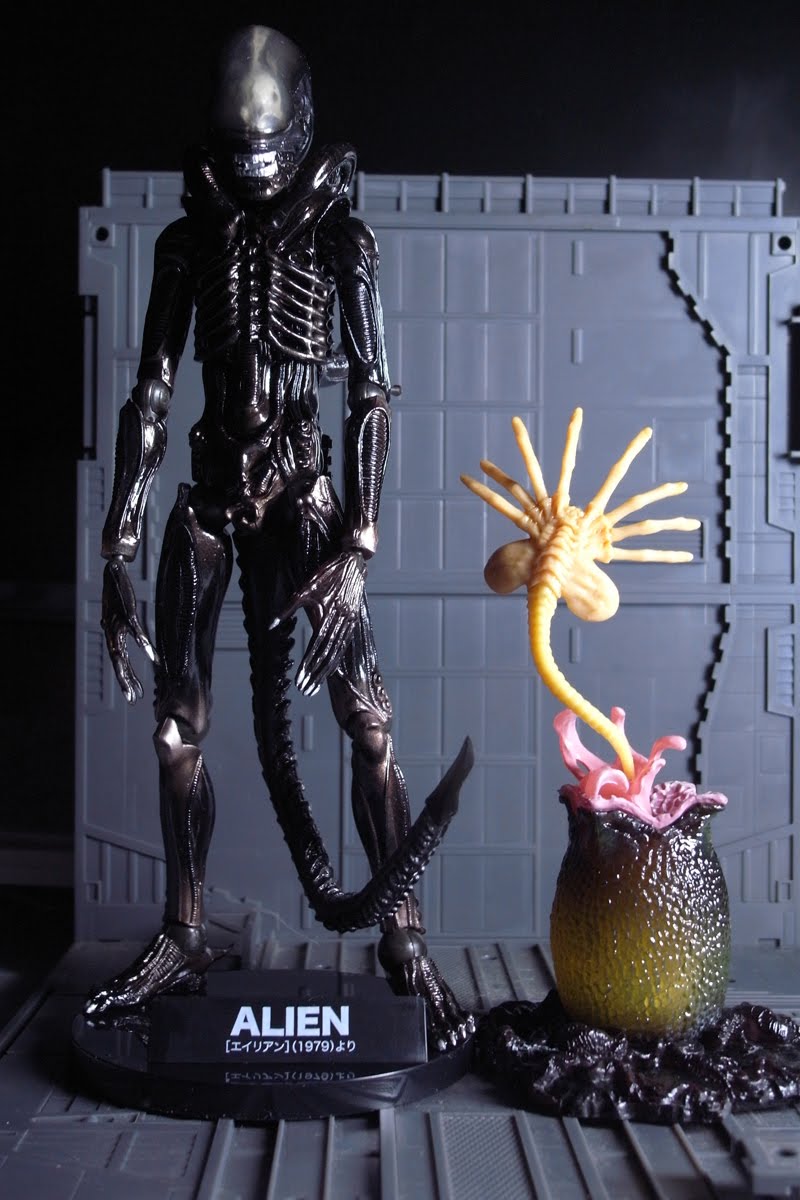 Sci-Fi Revoltech Alien “Big Chap” (150mm) | Kenmoo
