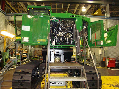 Painel Florestal: Imagens da fábrica John Deere em Dubuque (EUA)