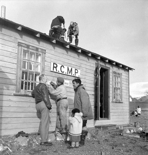 NUNAVIMMIUT INTERNET NEWS: Government of Canada Apologizes for 1953 ...