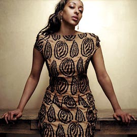 Ever fell in love with a female back-up singer? Who's the sexiest one ...