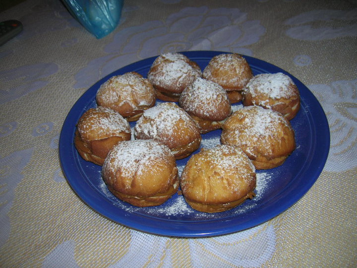 Berlines con manjar ~ Pastelería Yasna