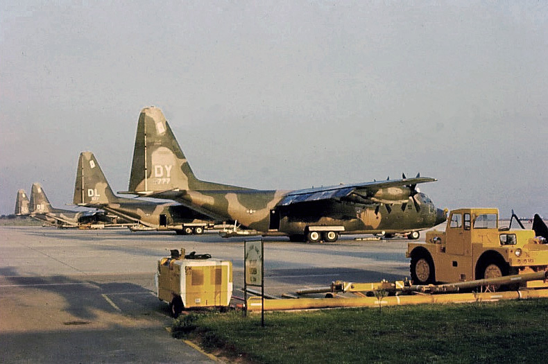 Taipei Air Station: Rest Your Eyes on Some CCK Aircraft