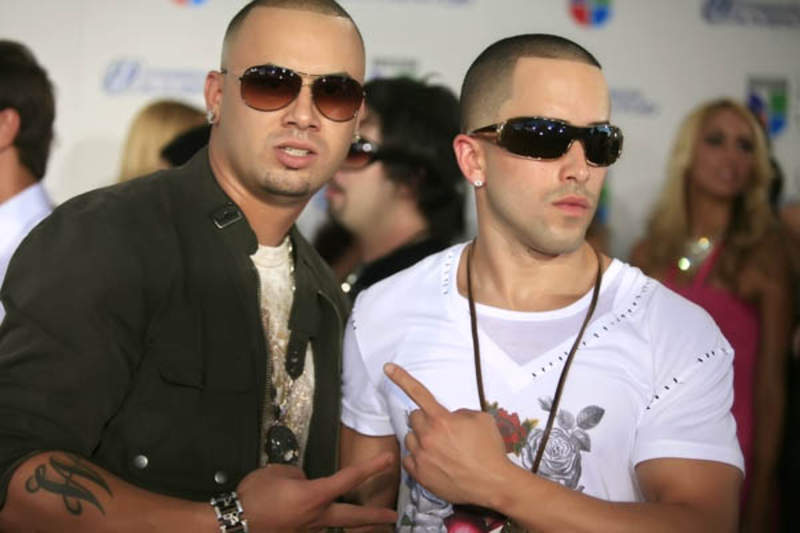LOS MAS HOMBRES: WISIN Y YANDEL