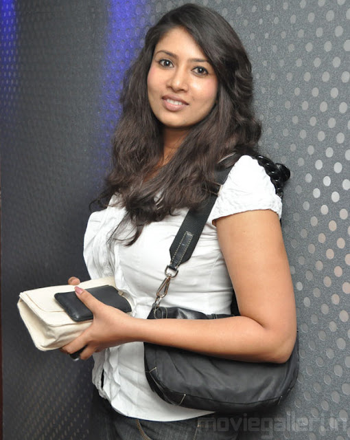 test: Sangavi Latest Stills, Sanghavi Actress Pics, Sangavi Hot ...