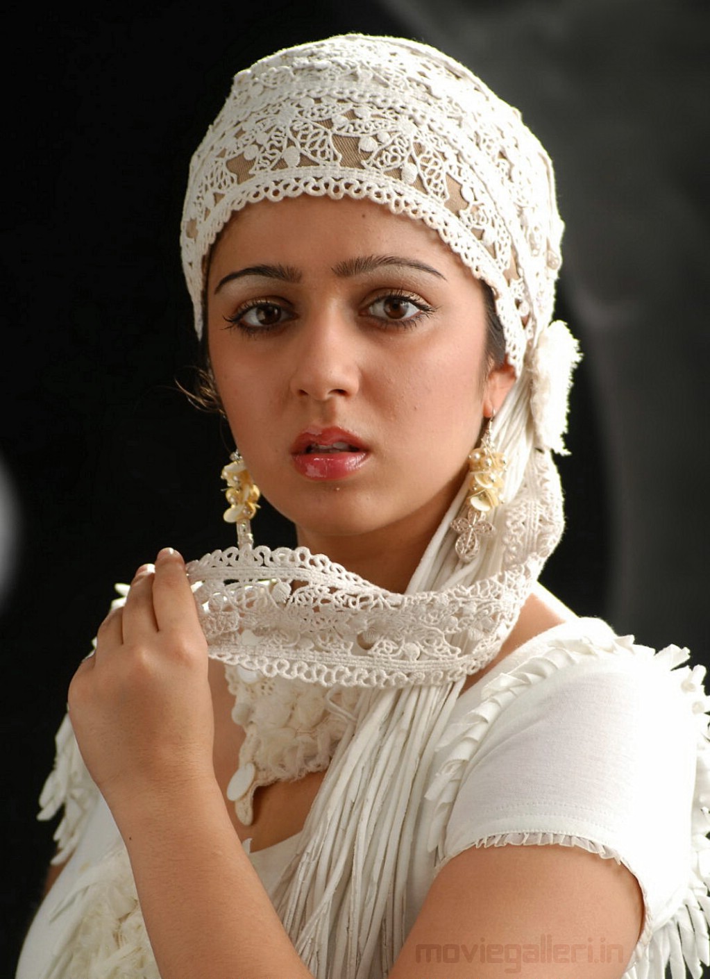 Charmi Latest Photos, Charmi Latest Pics, Charmi Latest Images ~ Cinindya