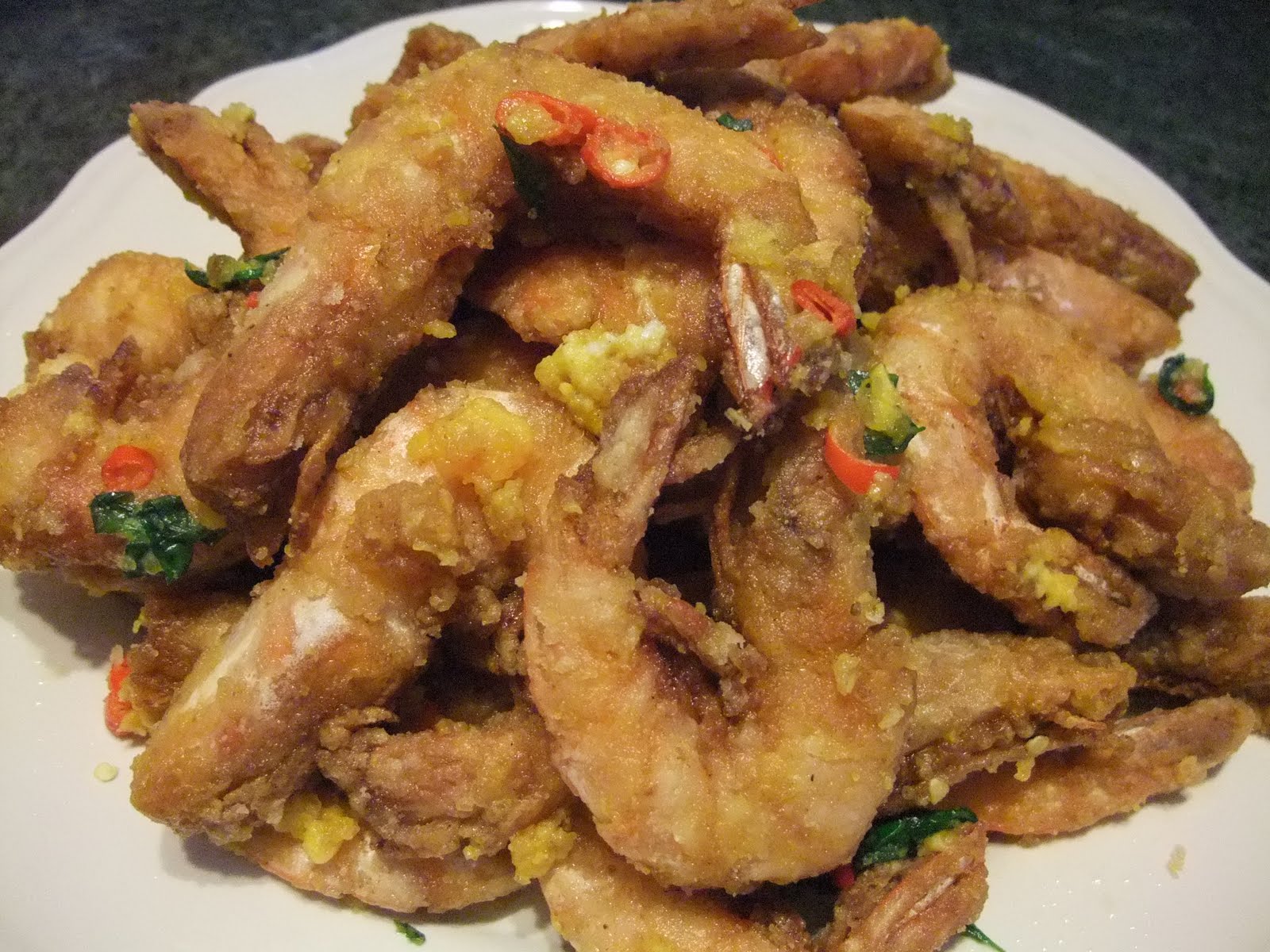 Veronica's Kitchen: Crispy prawns with salted egg yolk