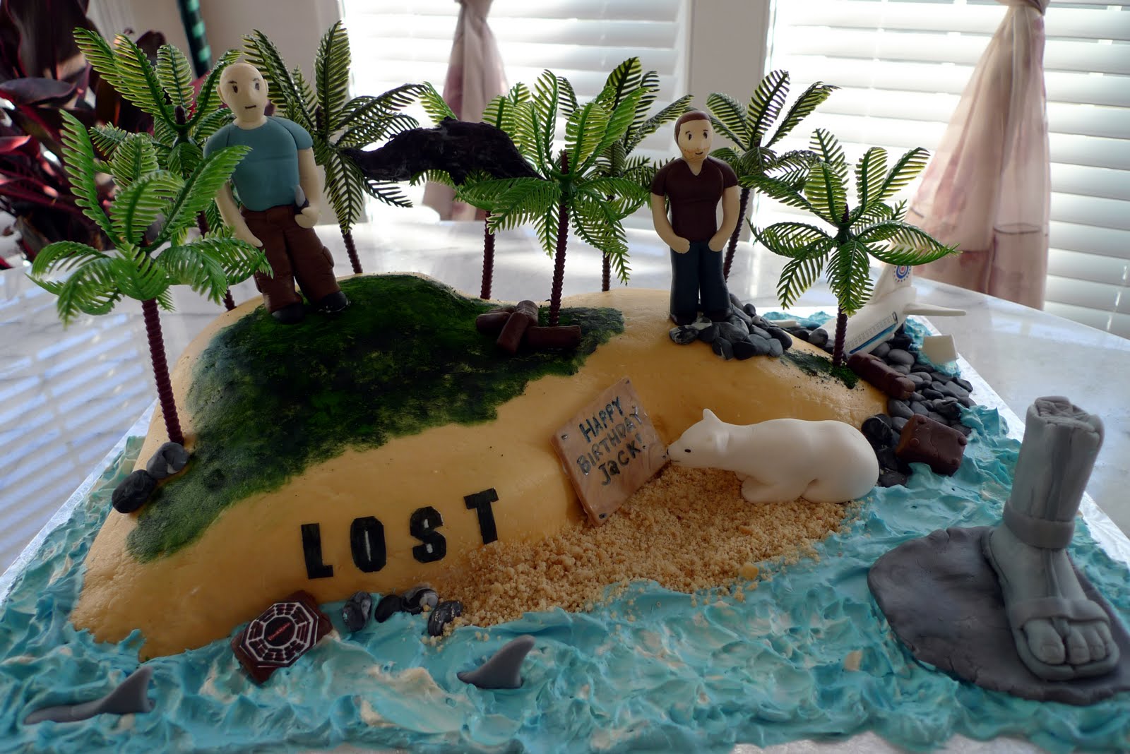 Cakebee: Destiny calls for a LOST cake...