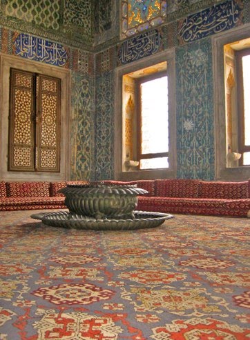 TEA AND CARPETS: Topkapi Palace And The Art Of The Ottoman Court