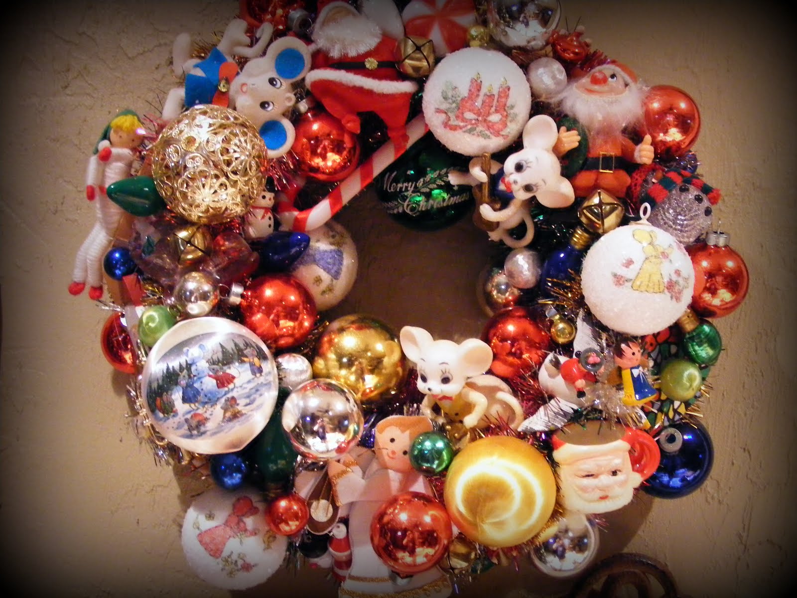 Coloradolady: VINTAGE THINGIES THURSDAY: Tacky Vintage Christmas Wreath ...