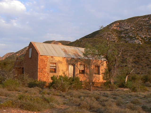 the maX files: The little house in the Karoo
