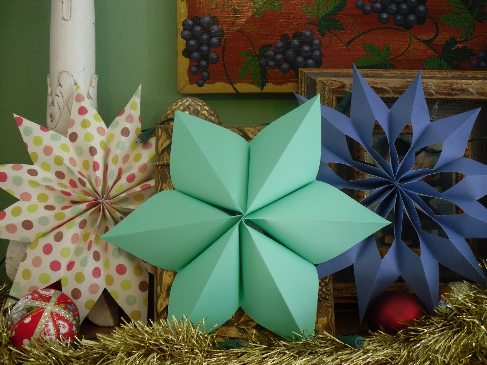 Ellen Giggenbach: festive paper decorations