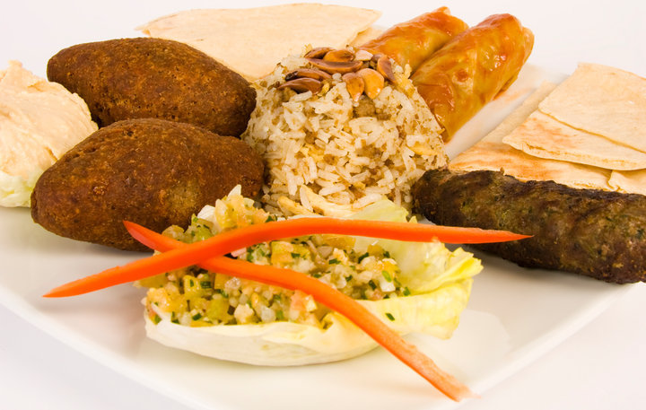 PUERTO MADERO PARRILLA BAR: PLATO MIXTO ARABE ( 2 Repollos, 2 kibbes, 1 ...