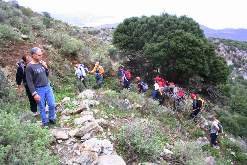 EXPLORE MOUNTAINS: ΣΤΑ ΑΡΧΑΙΑ ΜΟΝΟΠΑΤΙΑ ΤΟΥ ΚΑΒΟΥΣΙΟΥ