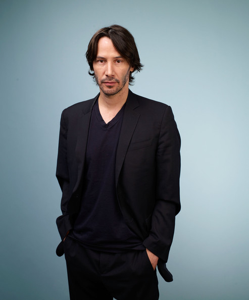 KEANEWS: Keanu Reeves poses for a portrait during the 2010 Toronto ...