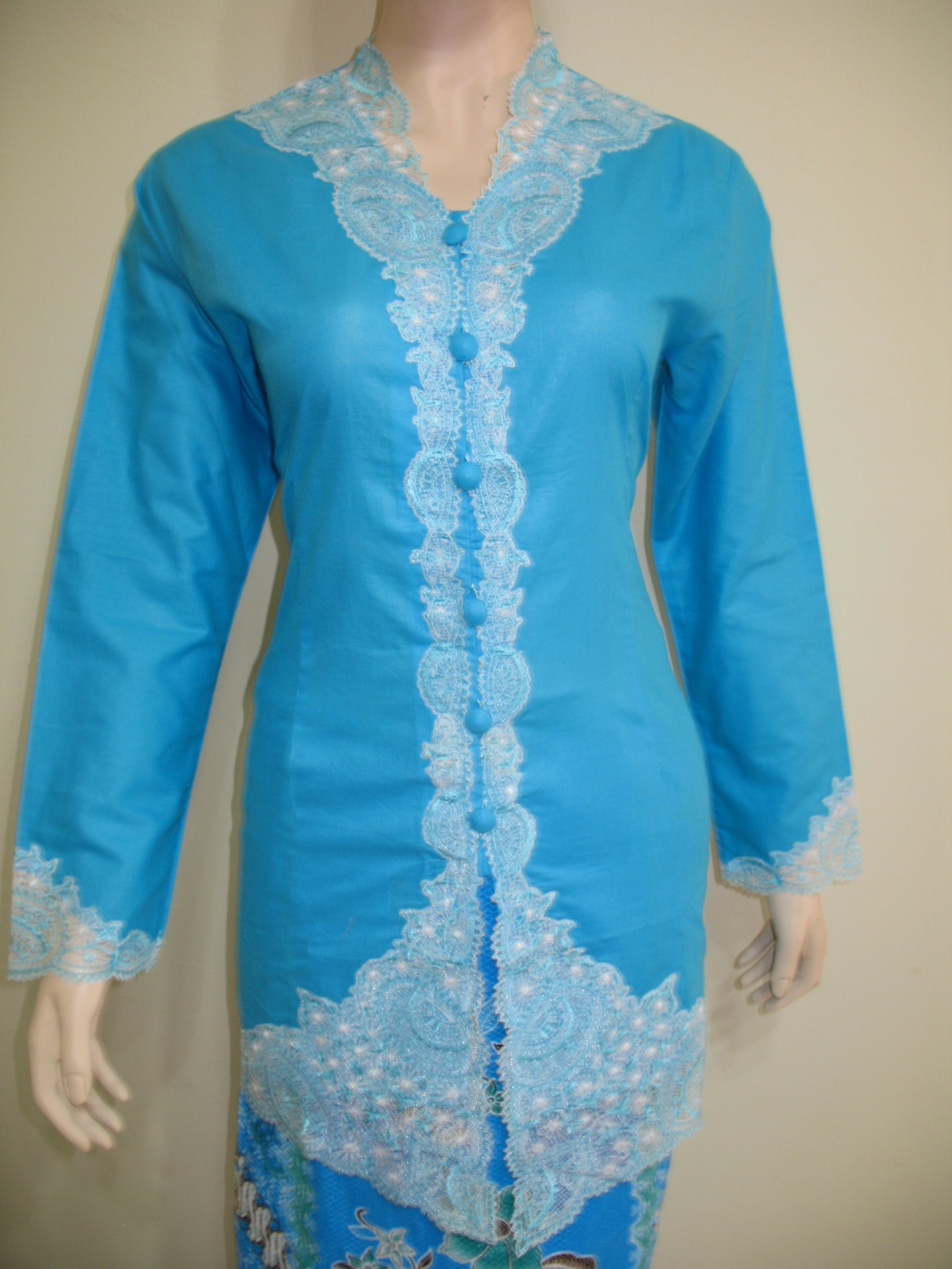Your Fashion Started In Here: Kebaya Cotton Sang Biru Nila
