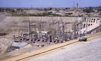'ZIEN EN WETEN': ASWAN-STUWDAMMEN & NASSERMEER. 11 mei 2003.