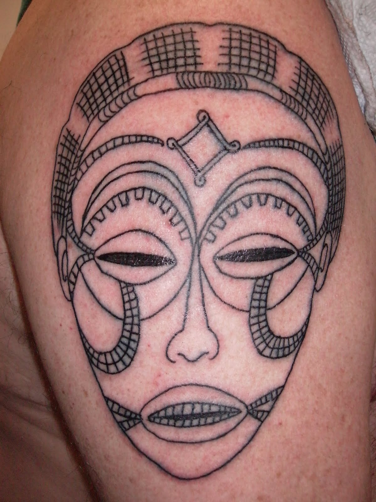 INKUTS: Tattoo - Máscara Africana