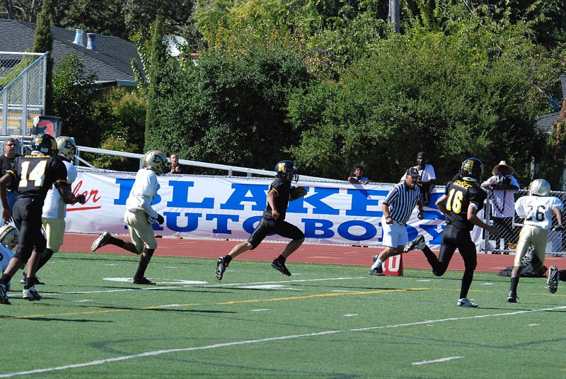 Novato Sports Blog: 2010 Game 5: Yellow Jackets vs. Elk Grove Dukes