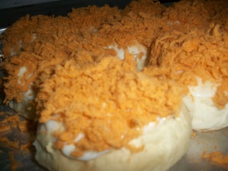 SAL HOMEMADE: Roti inti kelapa n chicken floss