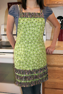 Sew Sweet 'n Sassy: Frilly Full Aprons
