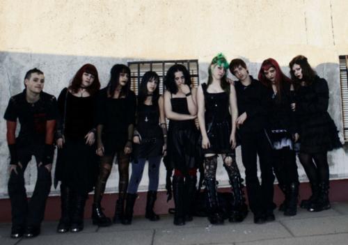 TRIBUS URBANAS Y TENDENCIAS JUVENILES: GOTICOS