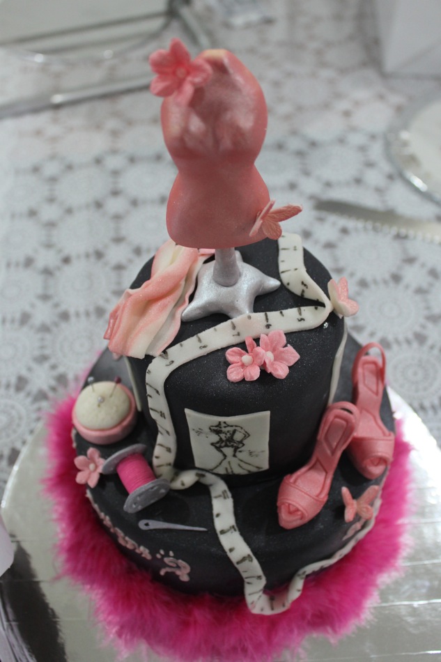 CitsCakes: Fashion/designer theme cake~