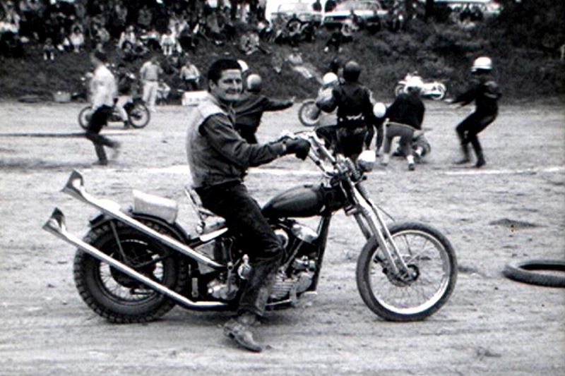 TWentYThr33BRrickSForeVer: ROAD VULTURES MC