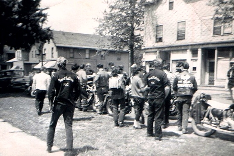 TWentYThr33BRrickSForeVer: ROAD VULTURES MC