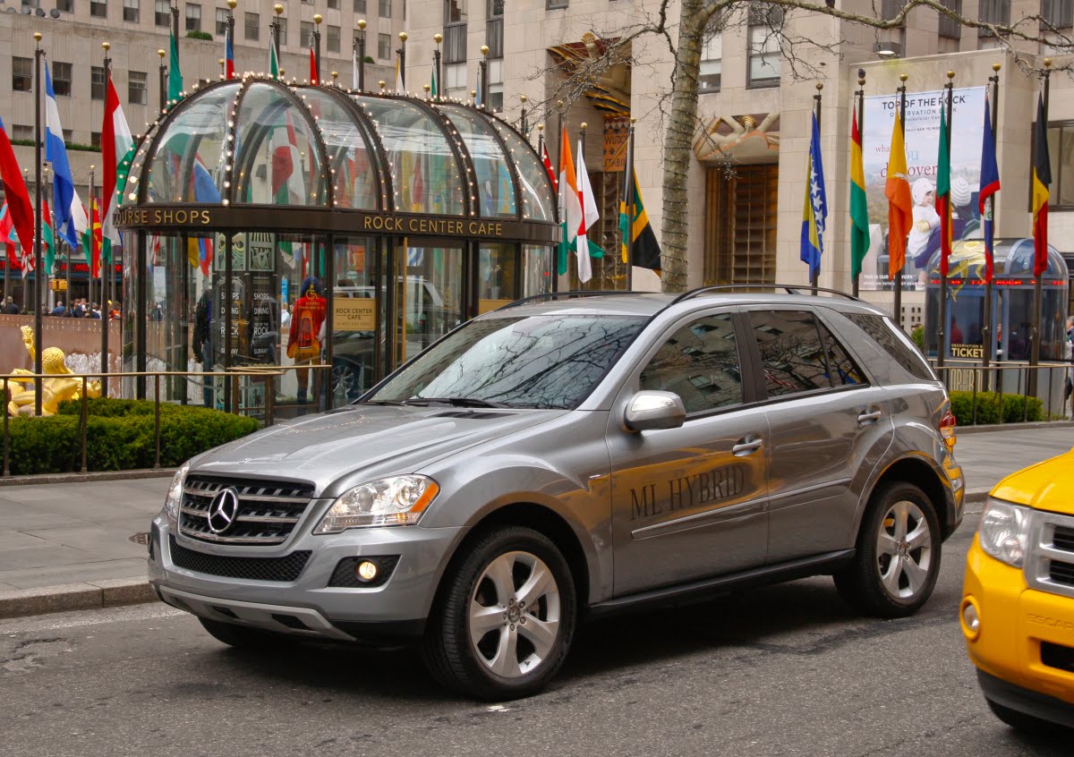 Mercedes-Benz to offer 2 hybrids in 2011 | Electric Vehicle News