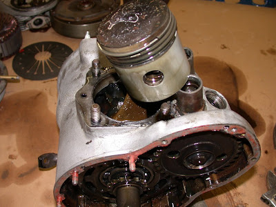 BZ's BMW Isetta 300's: Isetta - Engine Disassembly