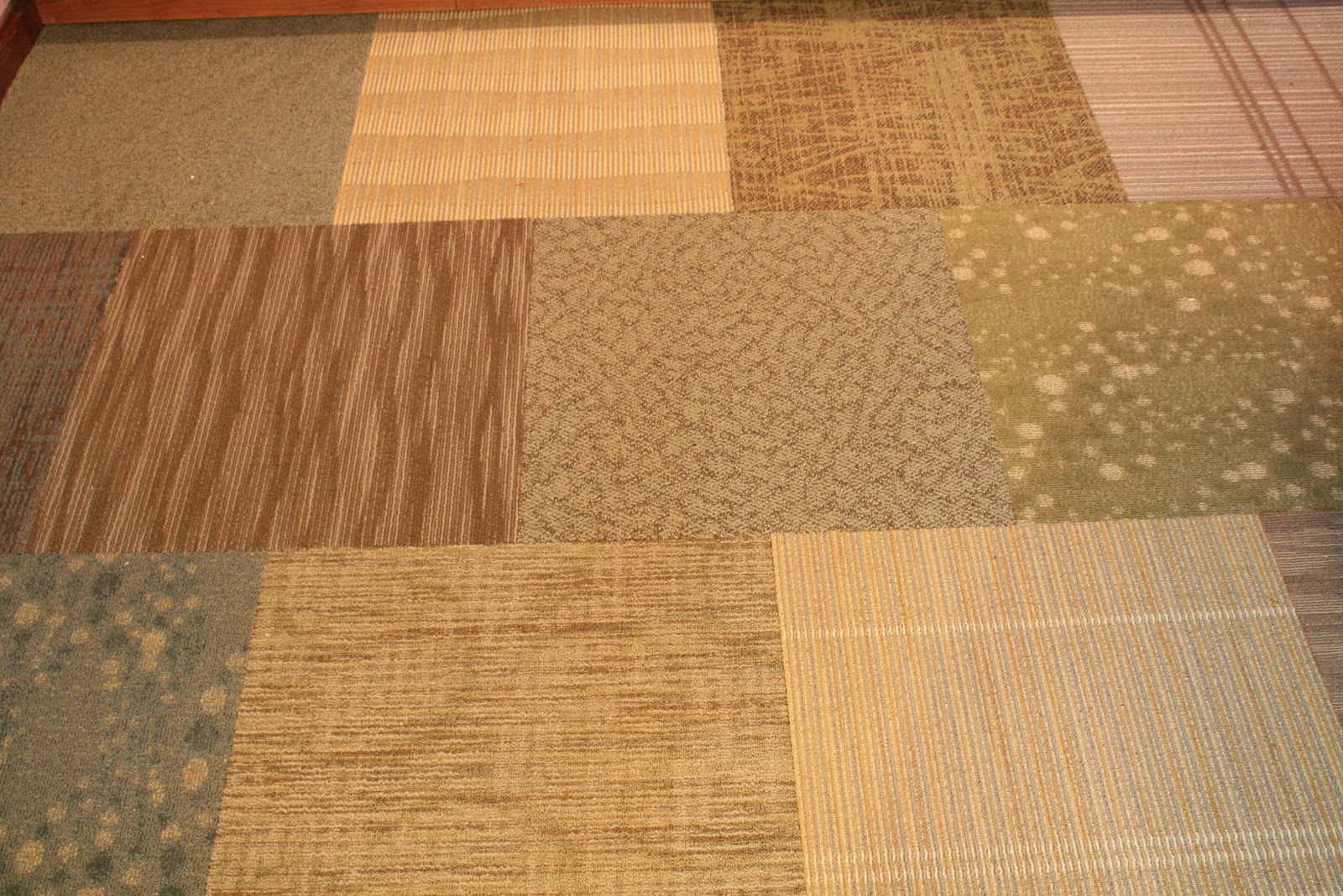 Heidi Boyd: DIY carpet sample flooring