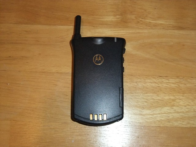 Mobile Decision: Disassembling Motorola Startac 130